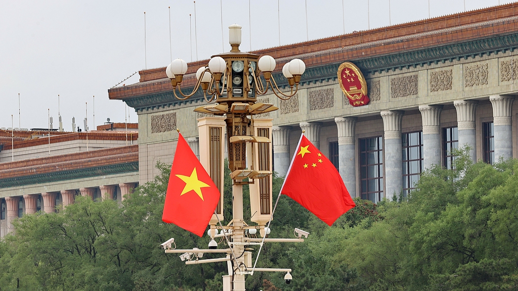 Си Дзинпин Китай и Виетнам трябва да засилят обмена на идеи и управленчески опит на партийно и