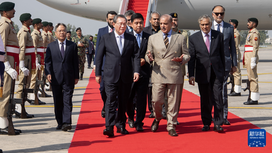 Ли Цян отпътува от Виетнам за среща на правителствените лидери на ШОС в Пакистан