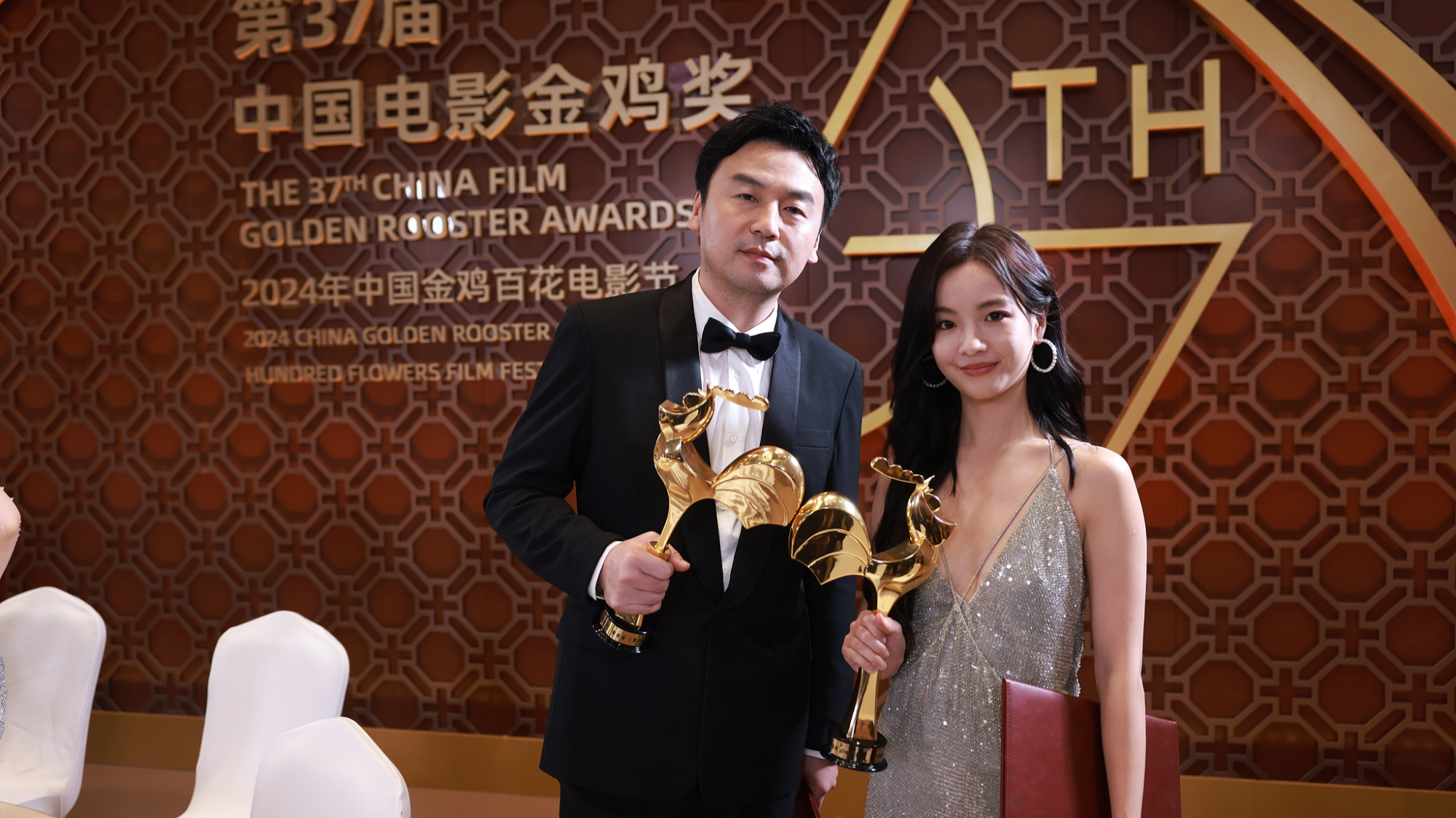 Kinë, shpallen fituesit e çmimeve “Gjeli i artë”