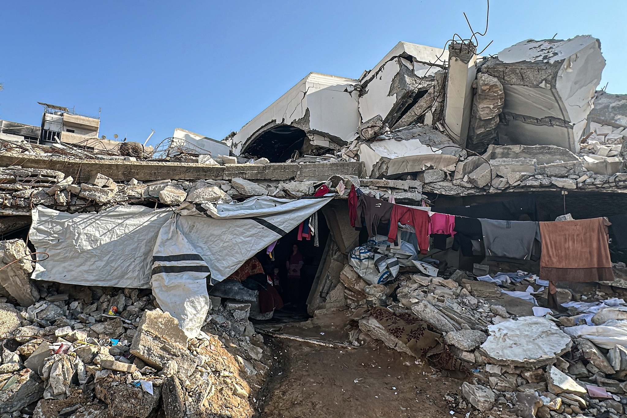 ဂါဇာရှိ ပါလက်စတိုင်းလူမျိုး များအား အစ္စရေးစစ်တပ်မှ အစုလိုက်အပြုံလိုက