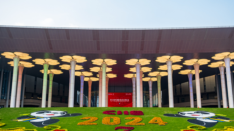 Ли Цян ще участва в откриването на Международно изложение за внос