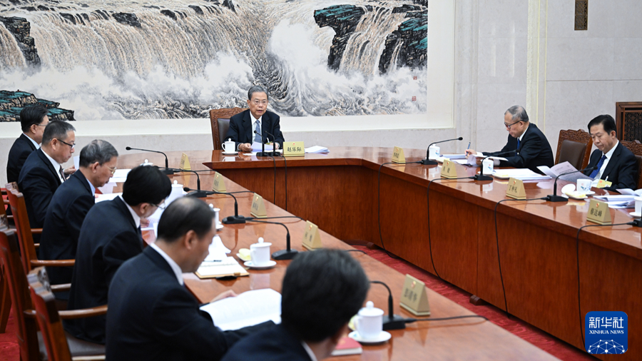 ၁၄ကြိမ်မြောက် တရုတ်ပြည်လုံးဆိုင်ရာ ပြည်သူ့ကွန်ဂရက် အမြဲတမ်းကော်မတီသည် ၃၃ ကြိမ် မြောက် ကော