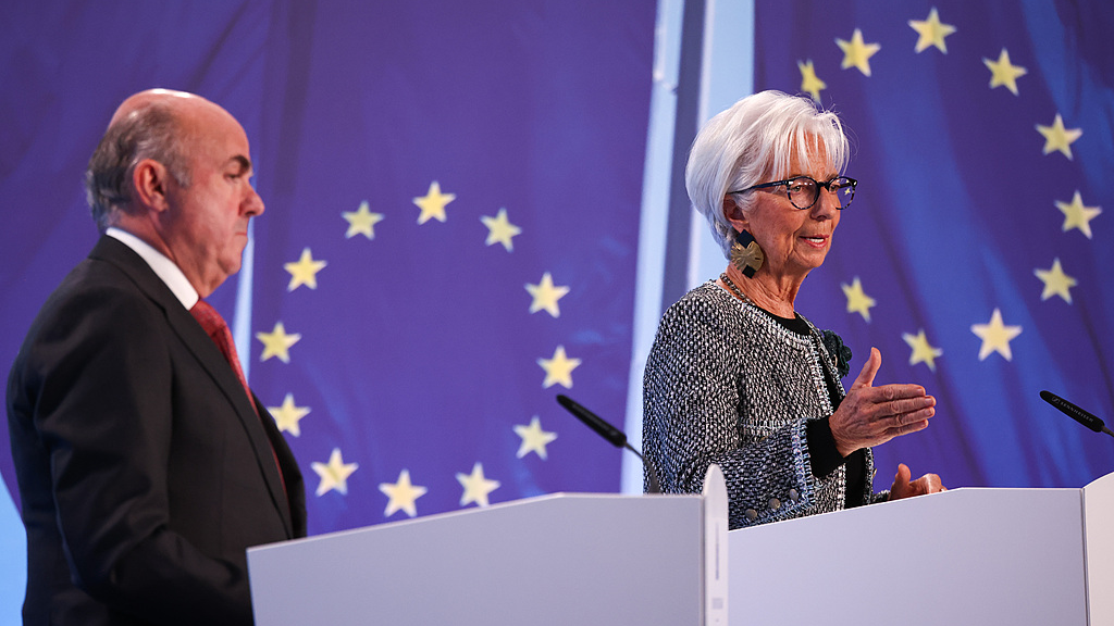 BQE-ja ul normat e interesit për depozitat dhe huadhënien