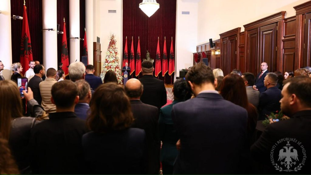 Presidenti Begaj me gazetarët: Të japim shembuj pozitivë dhe praktika ...