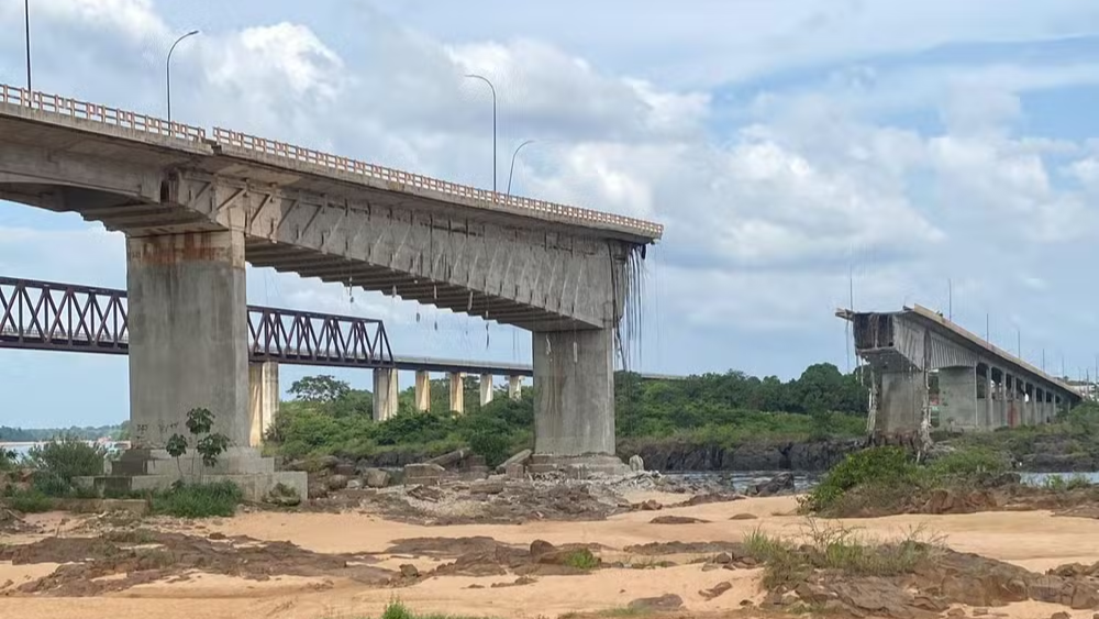 ဘရာဇီးနိုင်ငံမှာ တံတားပြိုကျ၍ လူ ၂ ဦး သေဆုံးပြီး ၆ ဦး ပျောက်ဆုံးနေ