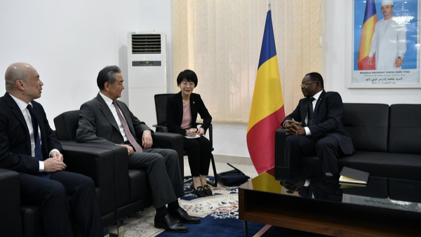 Čadský premiér Halina se setkal s Wang Yi