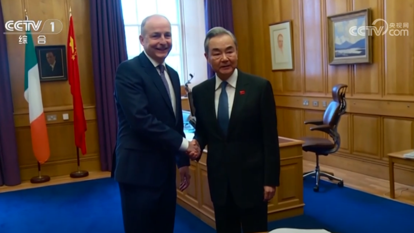 Уан И Китай желае да засили диалога с Ирландия и ЕС