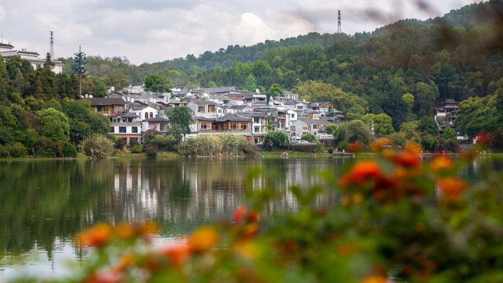 Keindahan Pekan Heshun pada Musim Bunga