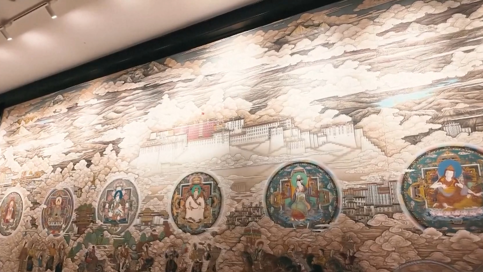 Tsetan Gurmey, tradiție tibetană cu culori intense